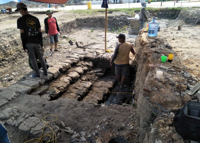 Tim BPCB Banten Temukan Anak Tangga Paseban Agung Keraton Surosowan